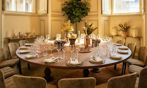 15 private dining rooms with stunning views of London