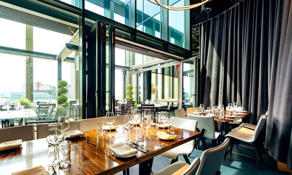 13 private dining rooms with stunning views of London