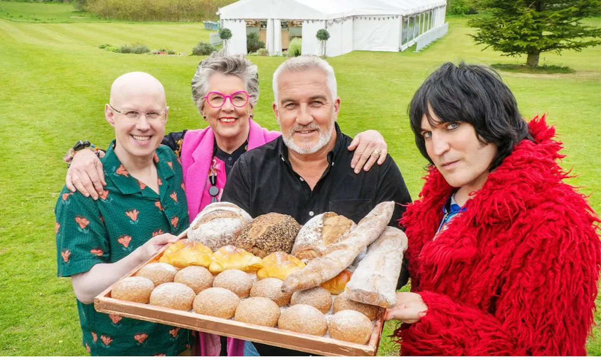 Dawn French and Jennifer Saunders revealed as fan-favourites to host ...
