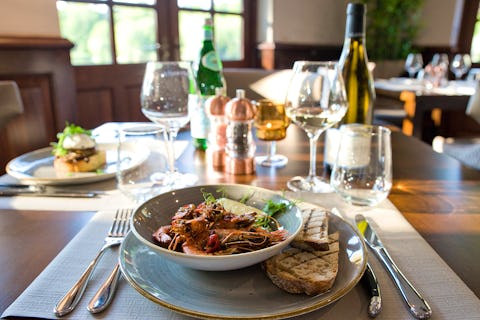 Silvermere Inn On The Lake, wedding venue in Surrey - Wedding Venues