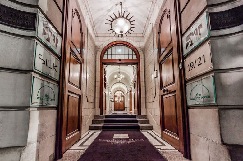 Courthouse Doubletree Bar, London - Restaurant Review, Menu, Opening Times