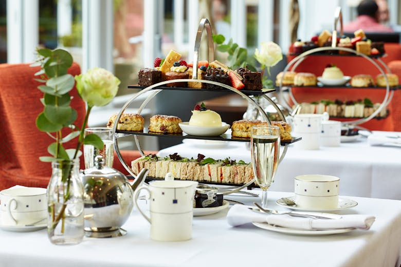 Beeches Restaurant at The Bull Hotel, Buckinghamshire - Restaurant ...