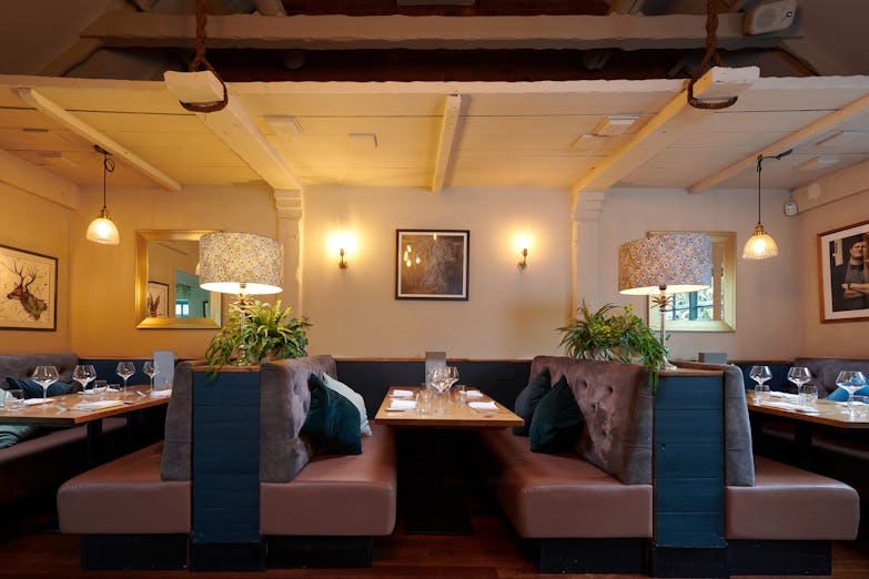 The Plough Inn Cobham, Surrey - Restaurant Review, Menu, Opening Times