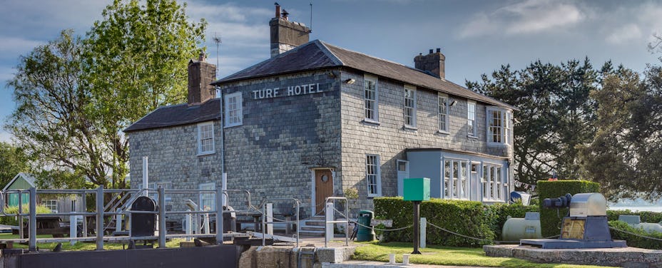 The Turf Pub, Devon - Restaurant Reviews, Bookings, Menus, Phone Number ...