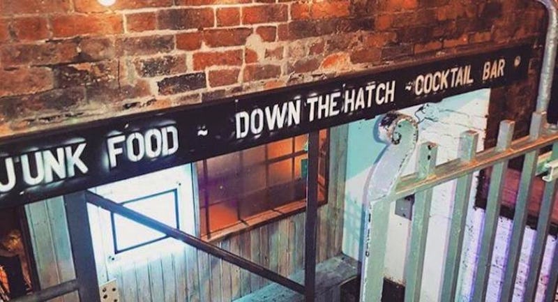 Down The Hatch, Merseyside - Restaurant Review, Menu, Opening Times