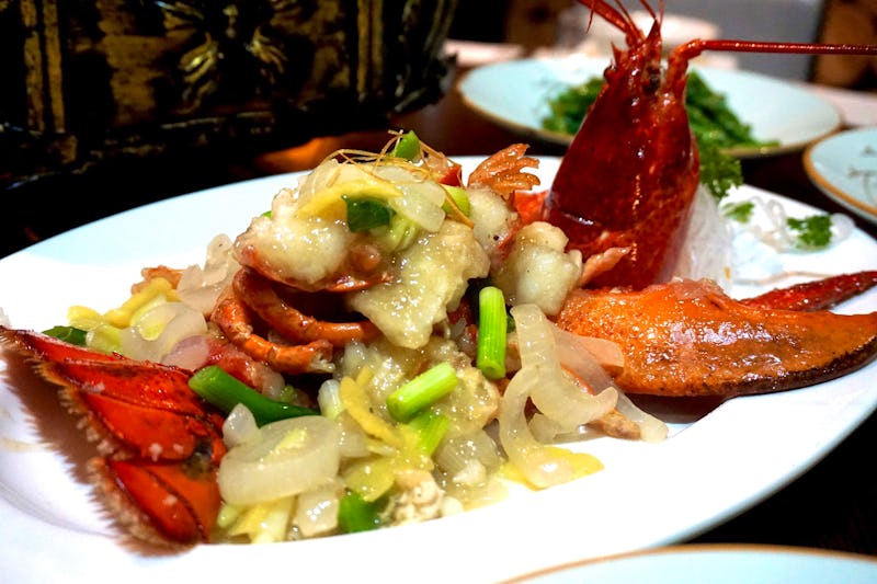 Dragon Inn Club, London - Restaurant Review, Menu, Opening Times