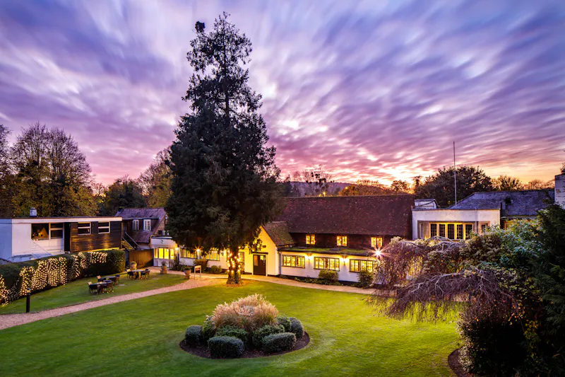 Emlyn Restaurant - Sunday Box Hill Burford Bridge Hotel, Surrey ...