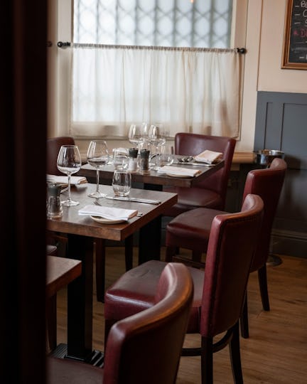 Les 2 Garçons, London - Restaurant Review, Menu, Opening Times