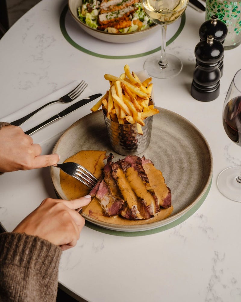 Ralph & Finns, Glasgow - Restaurant Review, Menu, Opening Times