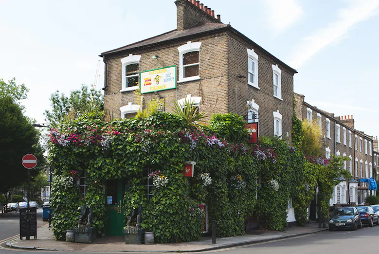 The Faltering Fullback, London - Restaurant Review, Menu, Opening Times