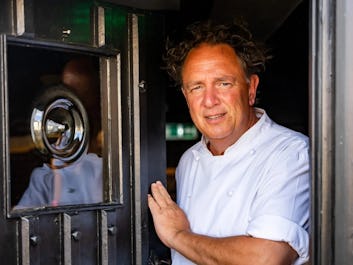 The Crown at Bray, Berkshire - Restaurant Review, Menu, Opening Times