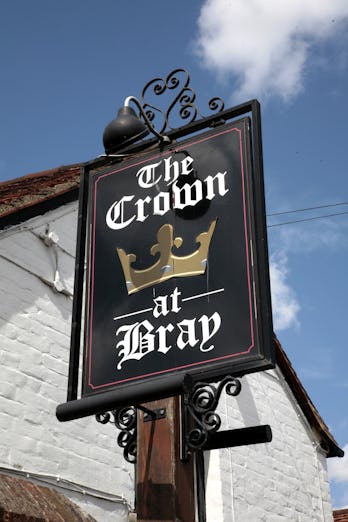 The Crown at Bray, Berkshire - Restaurant Review, Menu, Opening Times