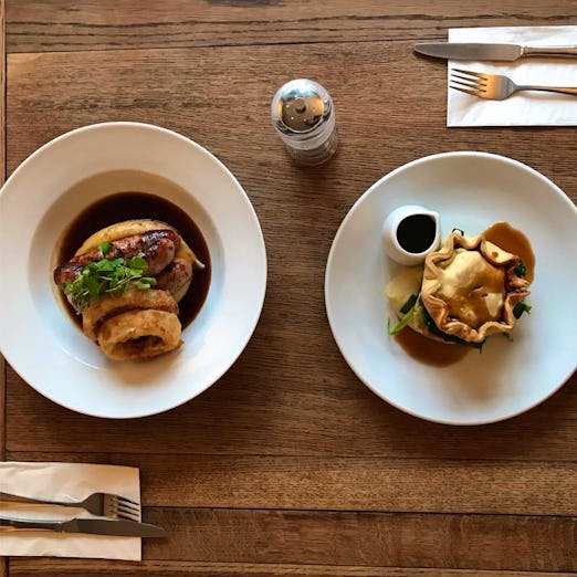 The Abinger Hatch, Surrey - Restaurant Reviews, Bookings, Menus, Phone ...