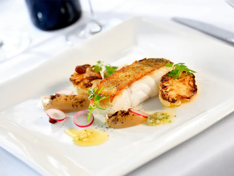 Restaurant at Macdonald Bear Hotel, Oxfordshire - Restaurant Review ...