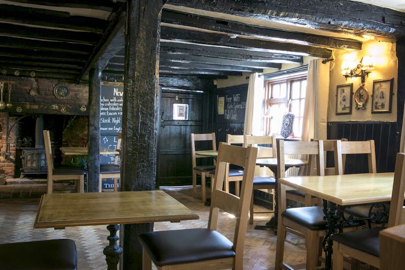 The Hatch Gate Inn, Berkshire - Restaurant Review, Menu, Opening Times