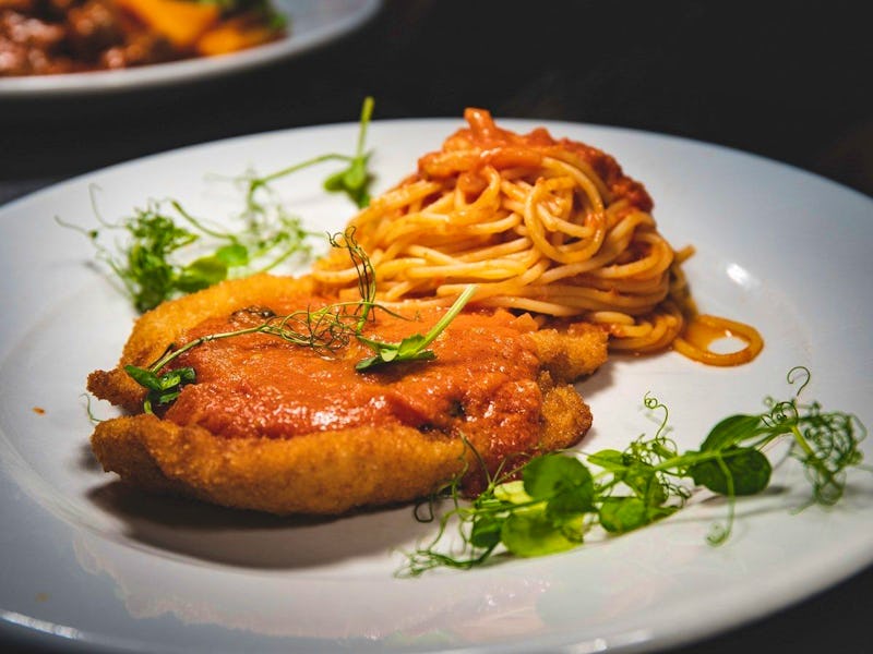 Ristorante Piccolo Mondo, Renfrew - Restaurant Review, Menu, Opening Times