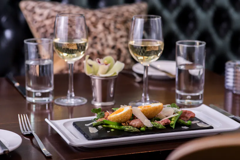 The Leopard Bar and Restaurant at The Duke of Richmond, Guernsey ...