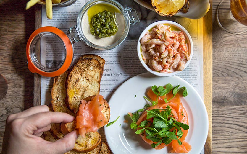 The Dial Arch, London - Restaurant Reviews, Bookings, Menus, Phone ...