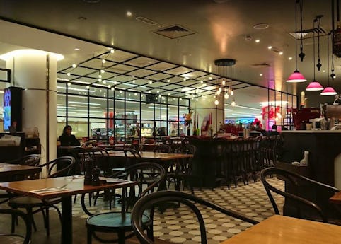 33 Cafes Restaurants near Sloane Square London