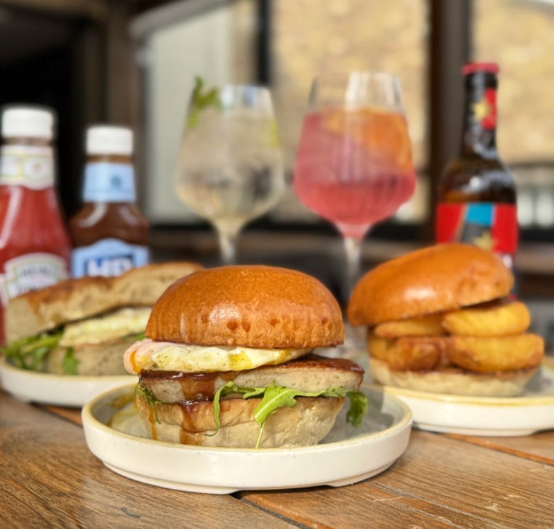 The Castle - Islington, London - Restaurant Review, Menu, Opening Times